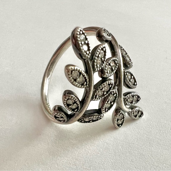 Pandora | Jewelry | Pandora Sparkling Leaves Ring Collectible | Poshmark